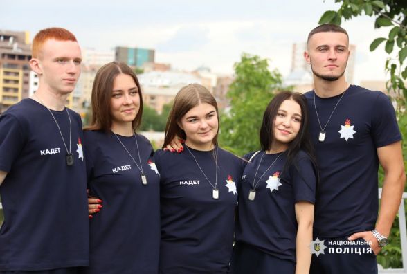 У Вінниці 68 дівчат та 35 хлопців склали присягу кадета. Яскраві фото з церемонії. Читайте на ...