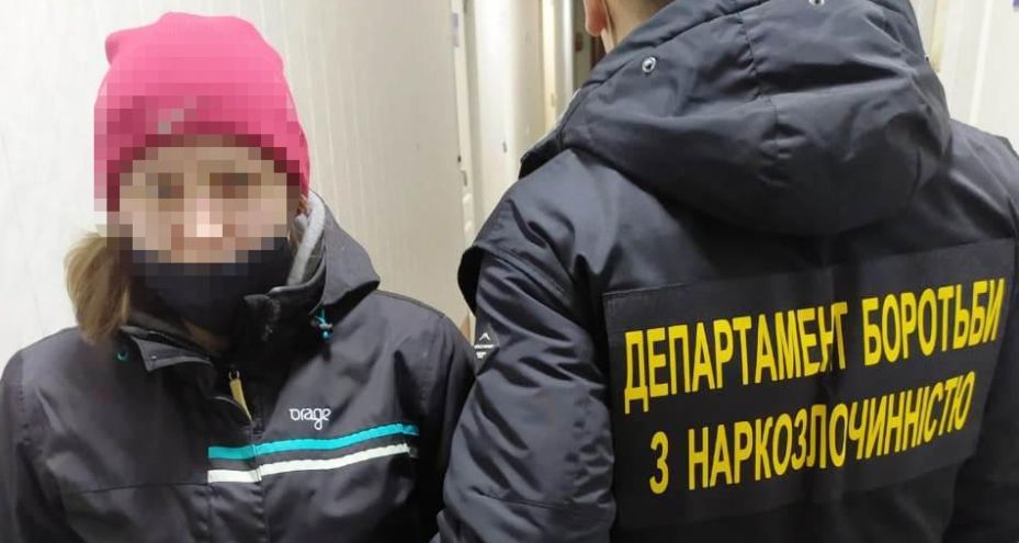 Їздила до Вінниці за наркотою Зловили 27 річну дівчину яка торгувала